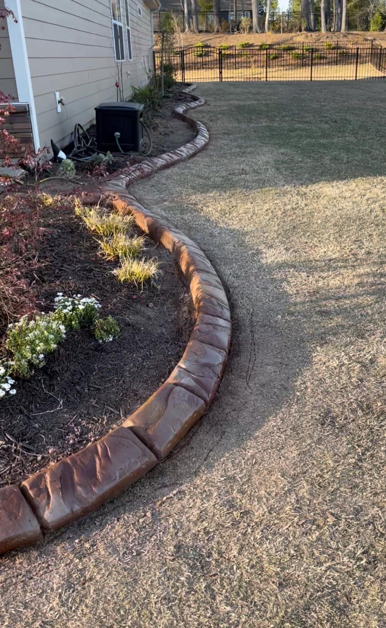 Curbing and Borders in Waxhaw, NC | Streamline Borders, LLC